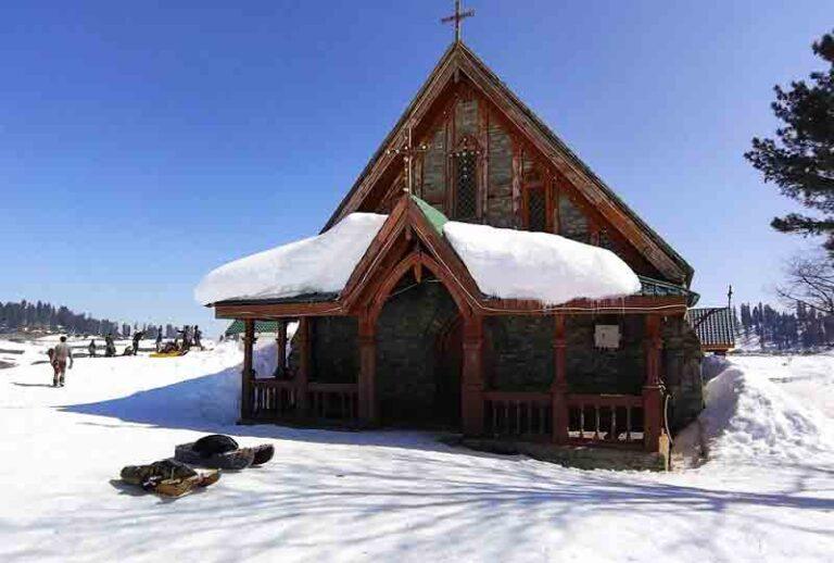 The Ultimate Gulmarg Travel Guide: Everything You Need to Know